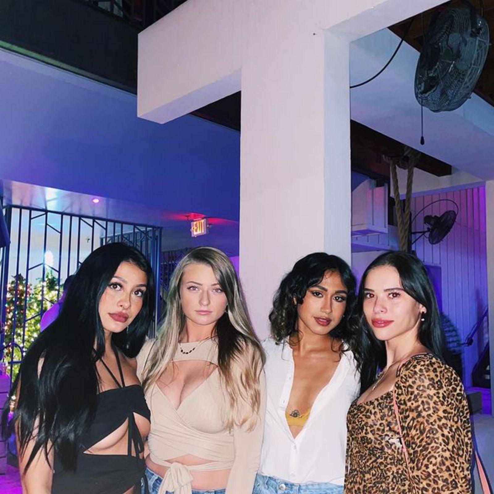 Whose lips do you want around your cock? | Scrolller