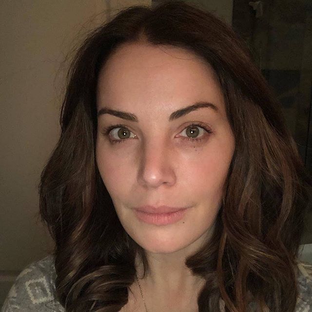 [40F] Is she hot or not? | Scrolller