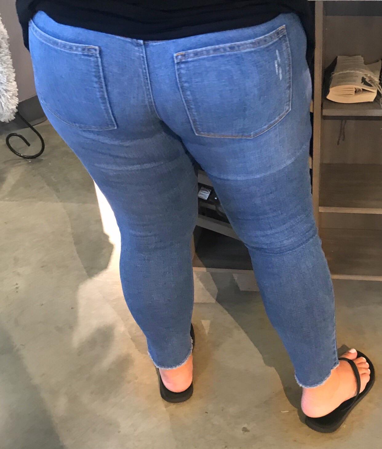 Happy Monday | Scrolller