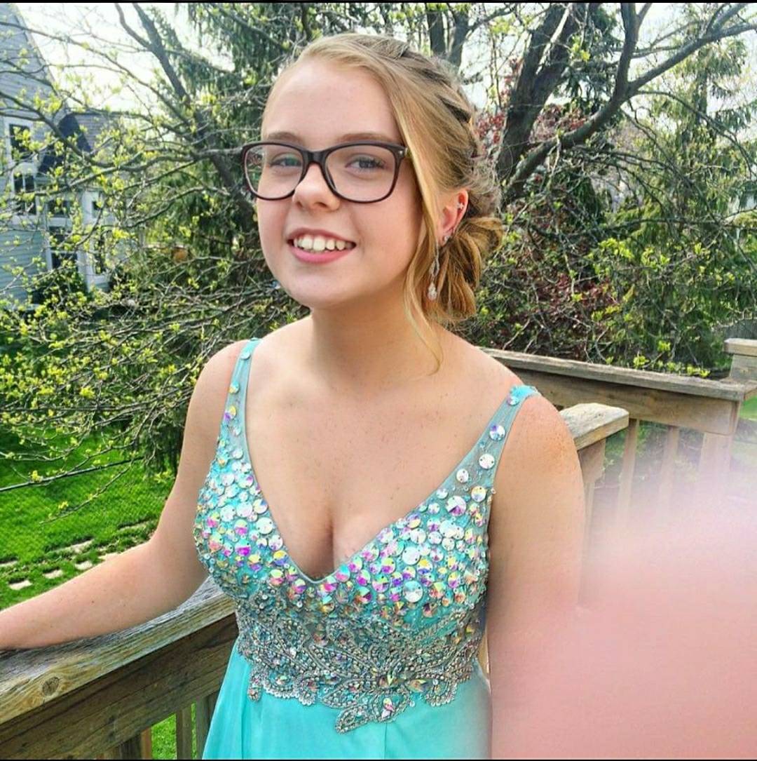 6 hours before losing her virginity | Scrolller