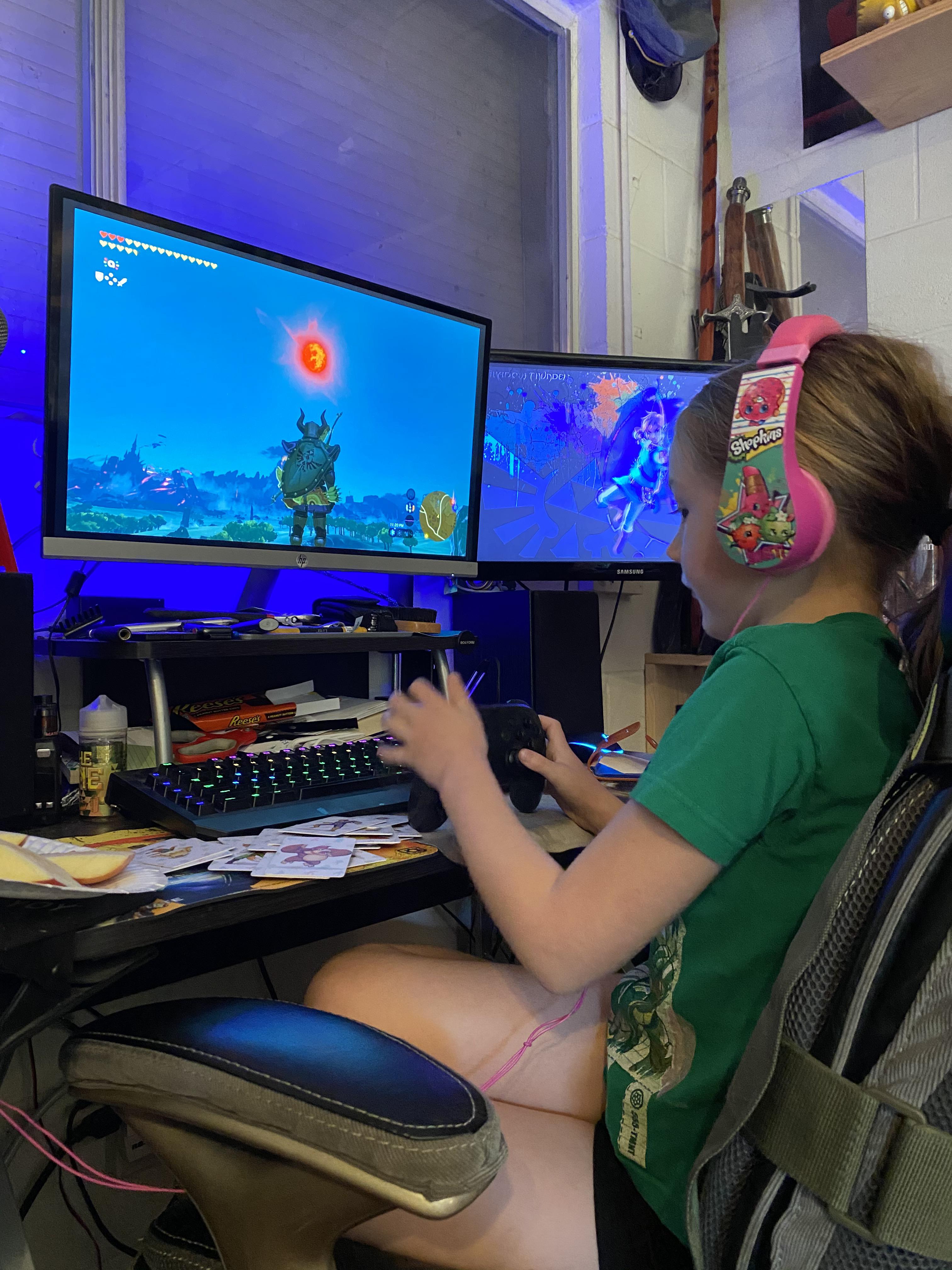 7 Year Old Daughter Experiencing A Blood Moon Scrolller 7 Year Old Daughter Experiencing A Blood Moon Scrolller