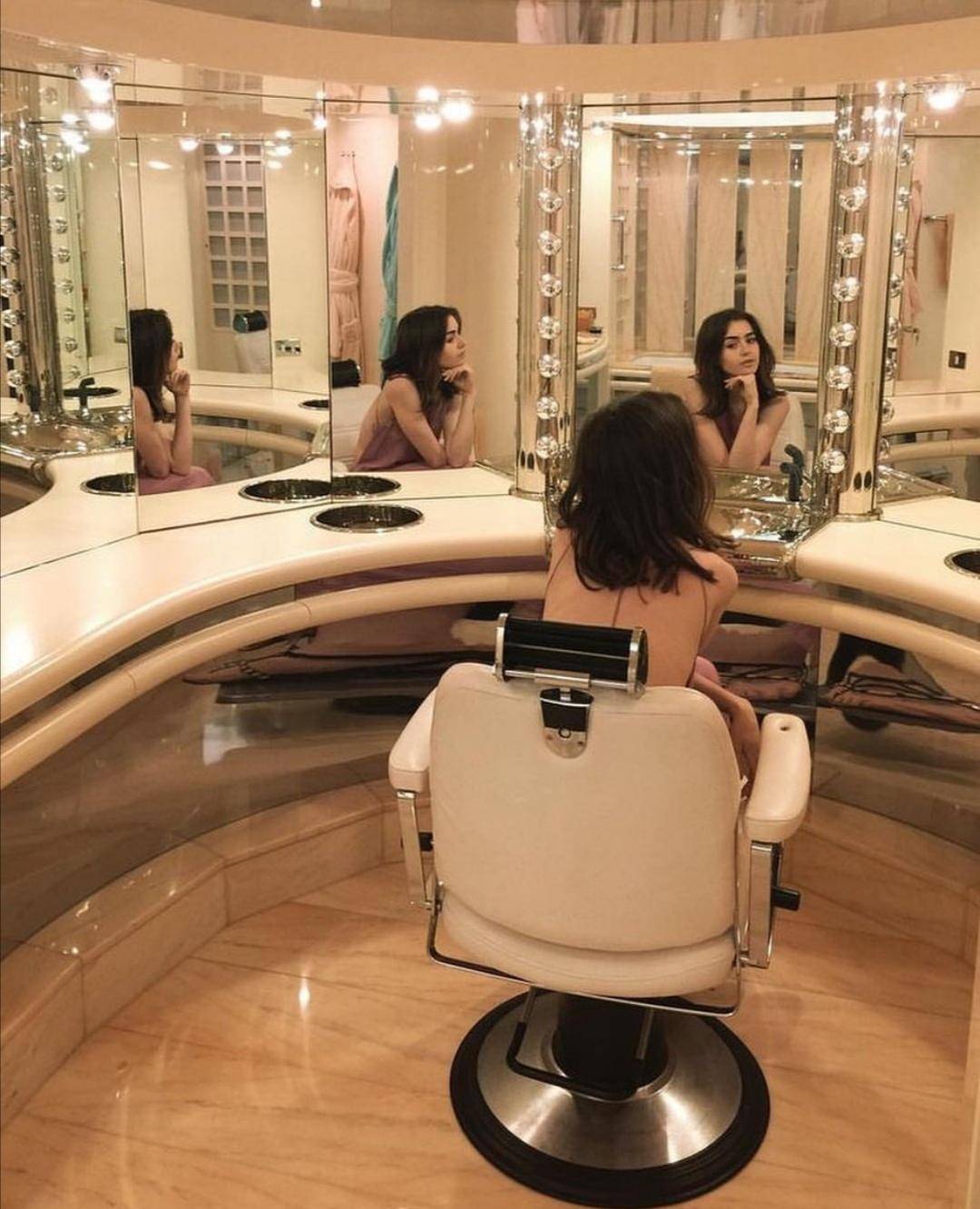 A beautiful reflection. | Scrolller