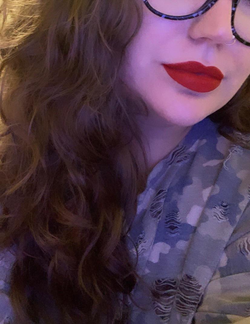 A bold red lip for ya 💋 ️ F23 | Scrolller