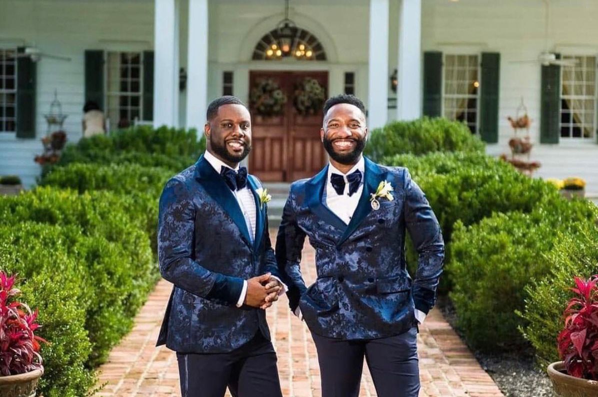 A couple of gentlemen | Scrolller