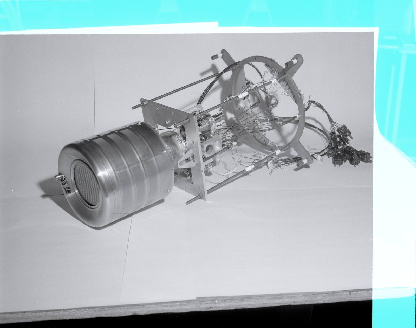 A early version of an ion thruster in 1975 [1600 x 1265] | Scrolller