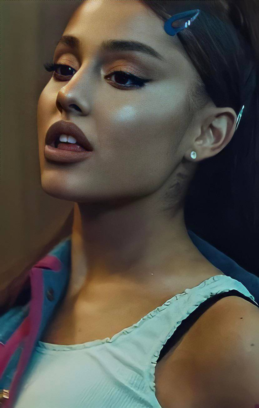 A face made to be covered by multiple loads | Scrolller