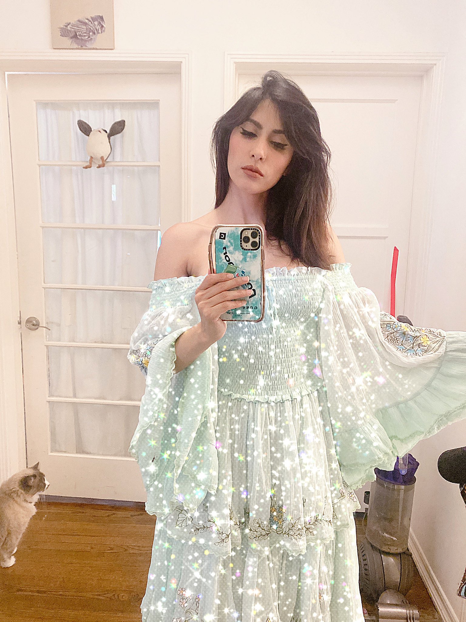 A Goddess descends to earth to enlighten us with her beauty and grace. | Scrolller