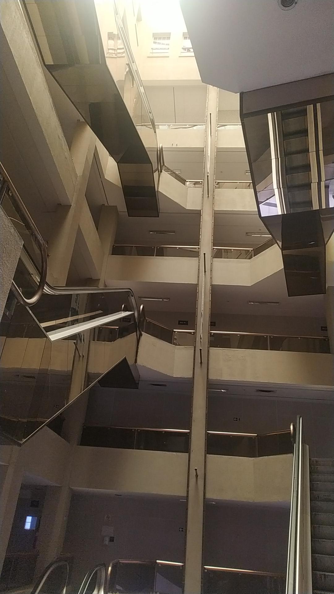 A great vertically liminal | Scrolller