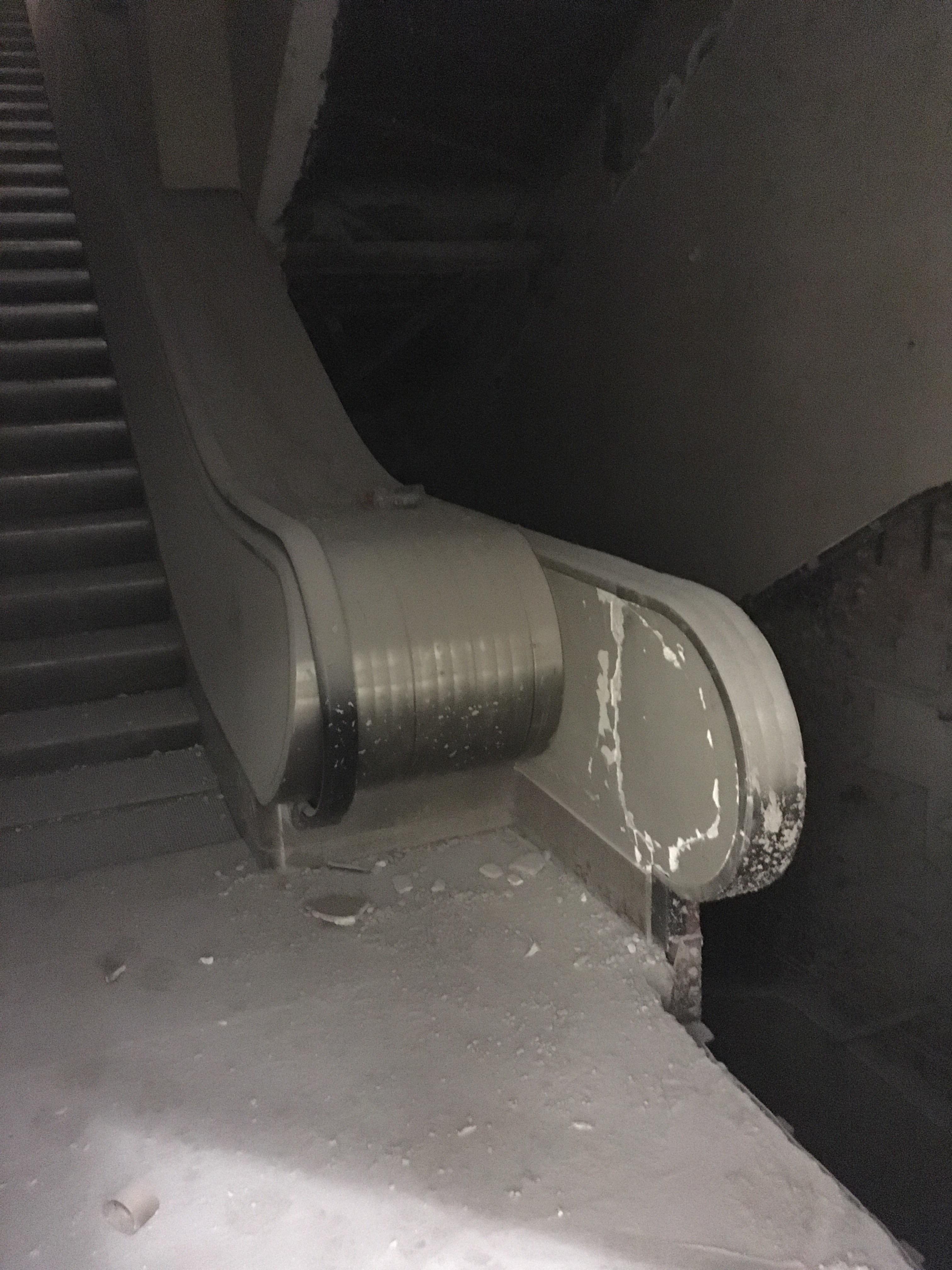 A hidden escalator | Scrolller