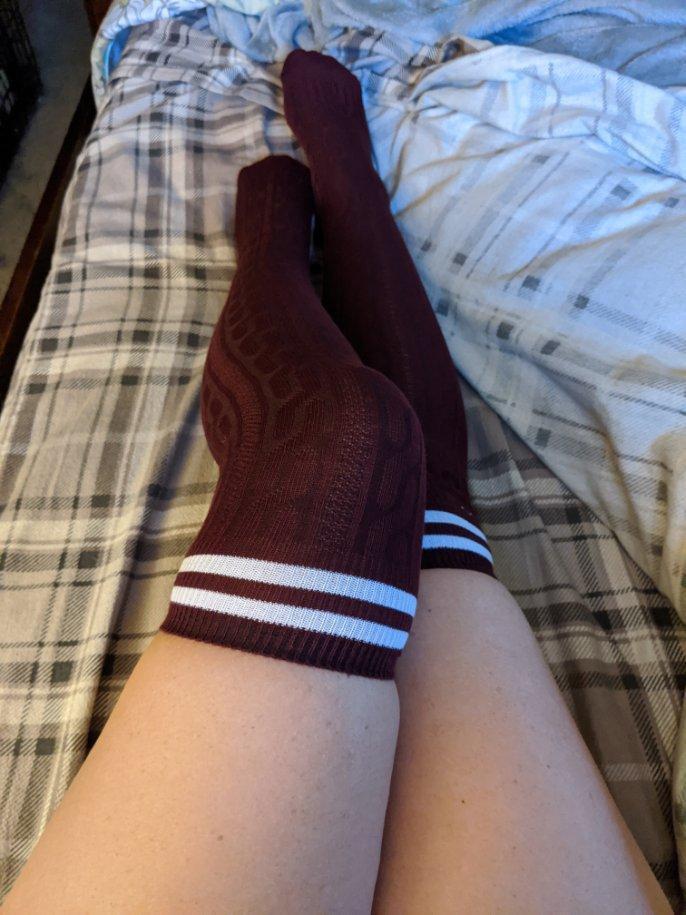 A little above the knee. Is that ok? [49F] | Scrolller