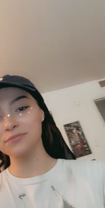 OMG 😂 it’s a cute little elf hat 😂😂 | Scrolller