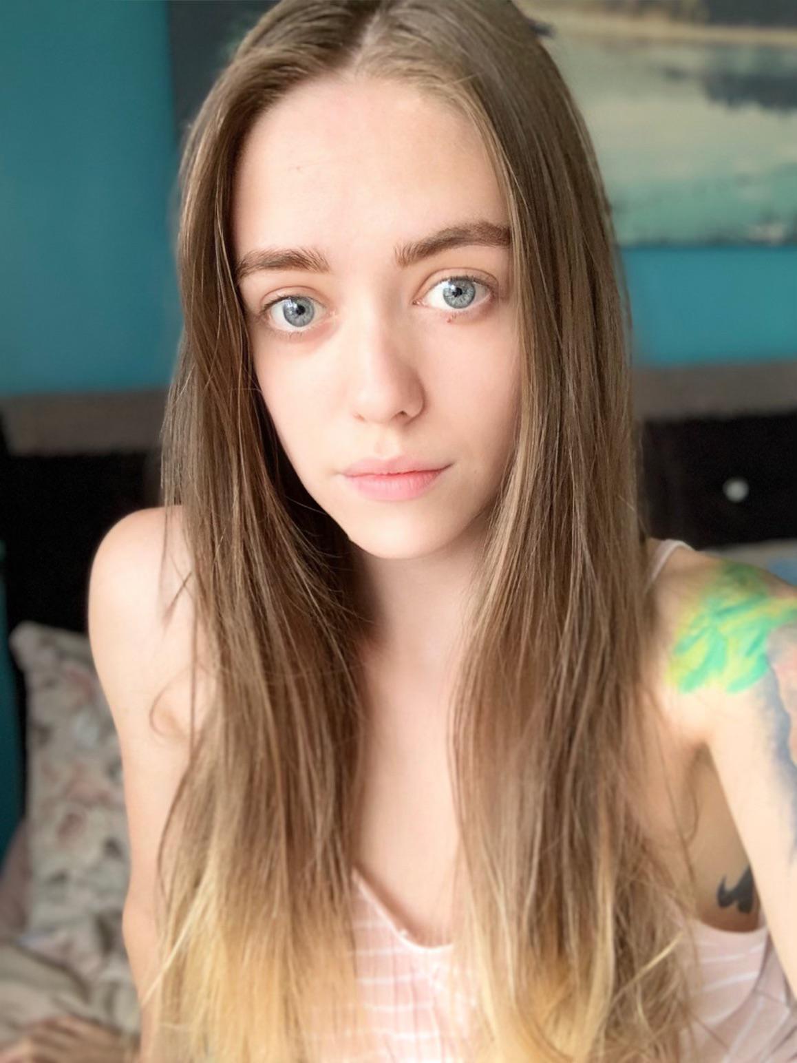 A little natural morning light pic. Sleepy eyes 👀 | Scrolller