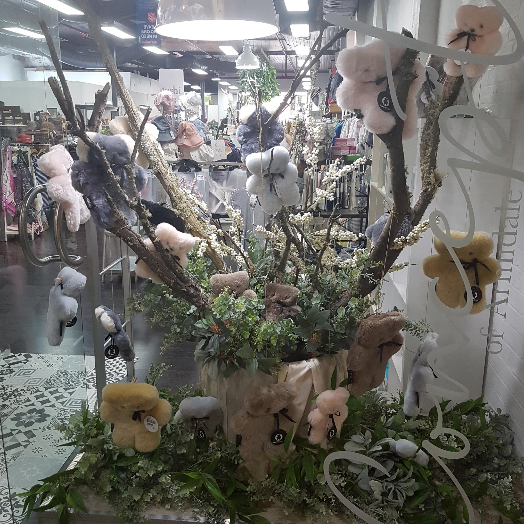 A new twist on the teddy tree, hanging teddies! | Scrolller