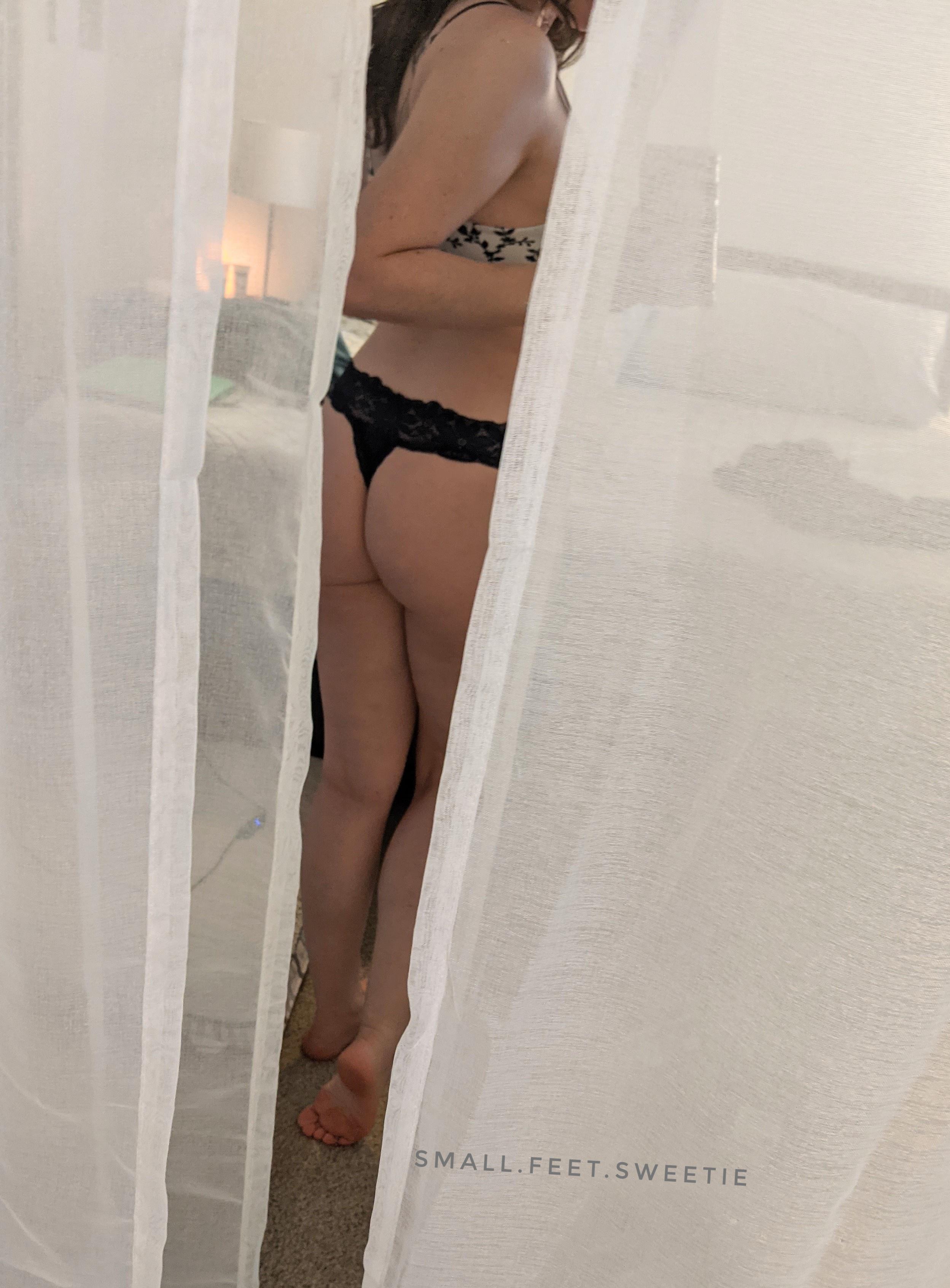 A peek at my feet through the curtains | Scrolller