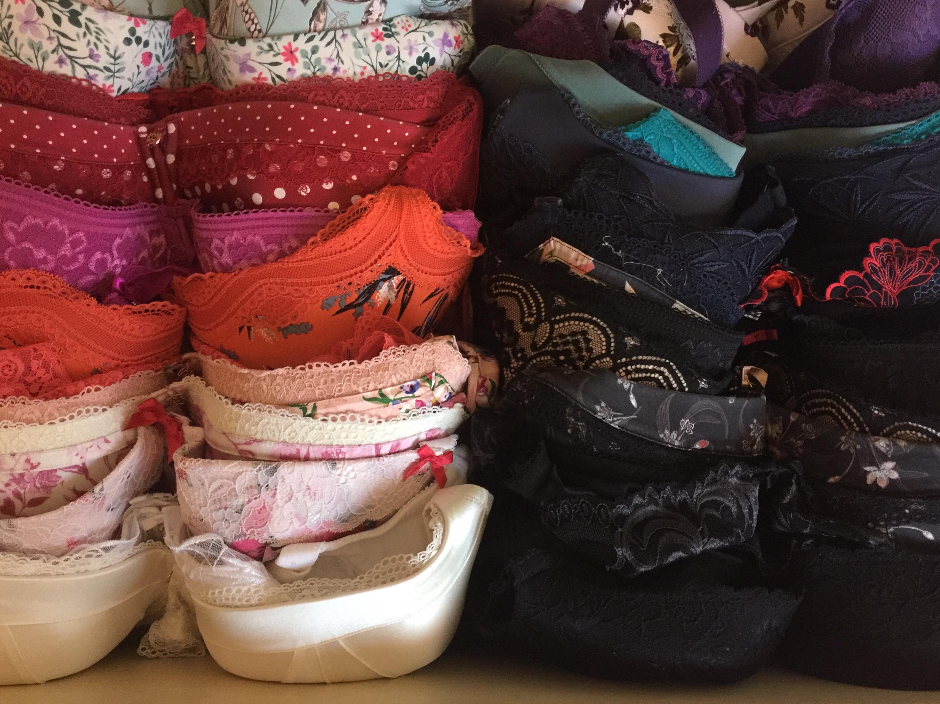 A peek into the bra drawer! | Scrolller