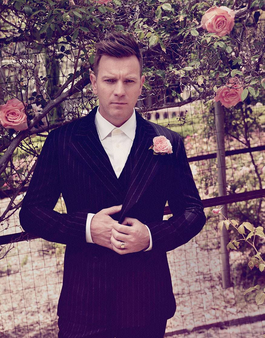 A rose among roses | Scrolller