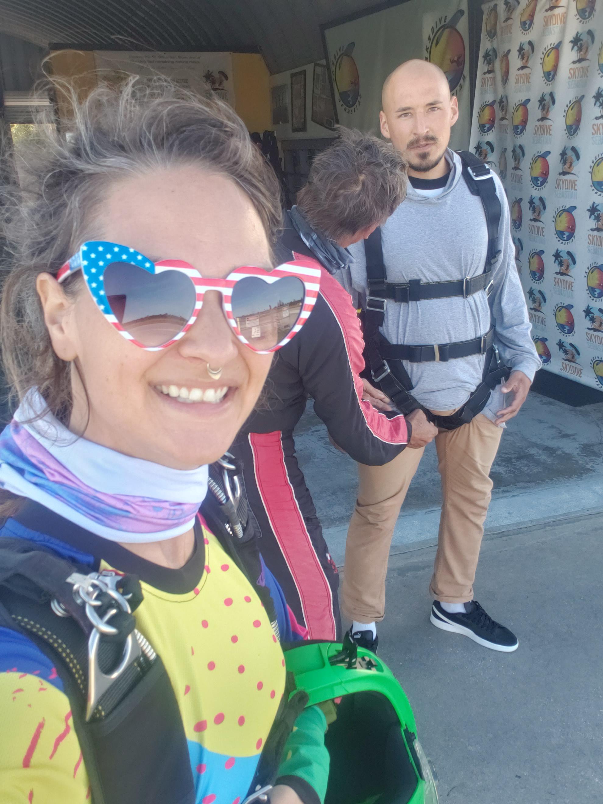 A selfie worthy moment! My friend came and did a tandem skydive today! (F) (32) | Scrolller