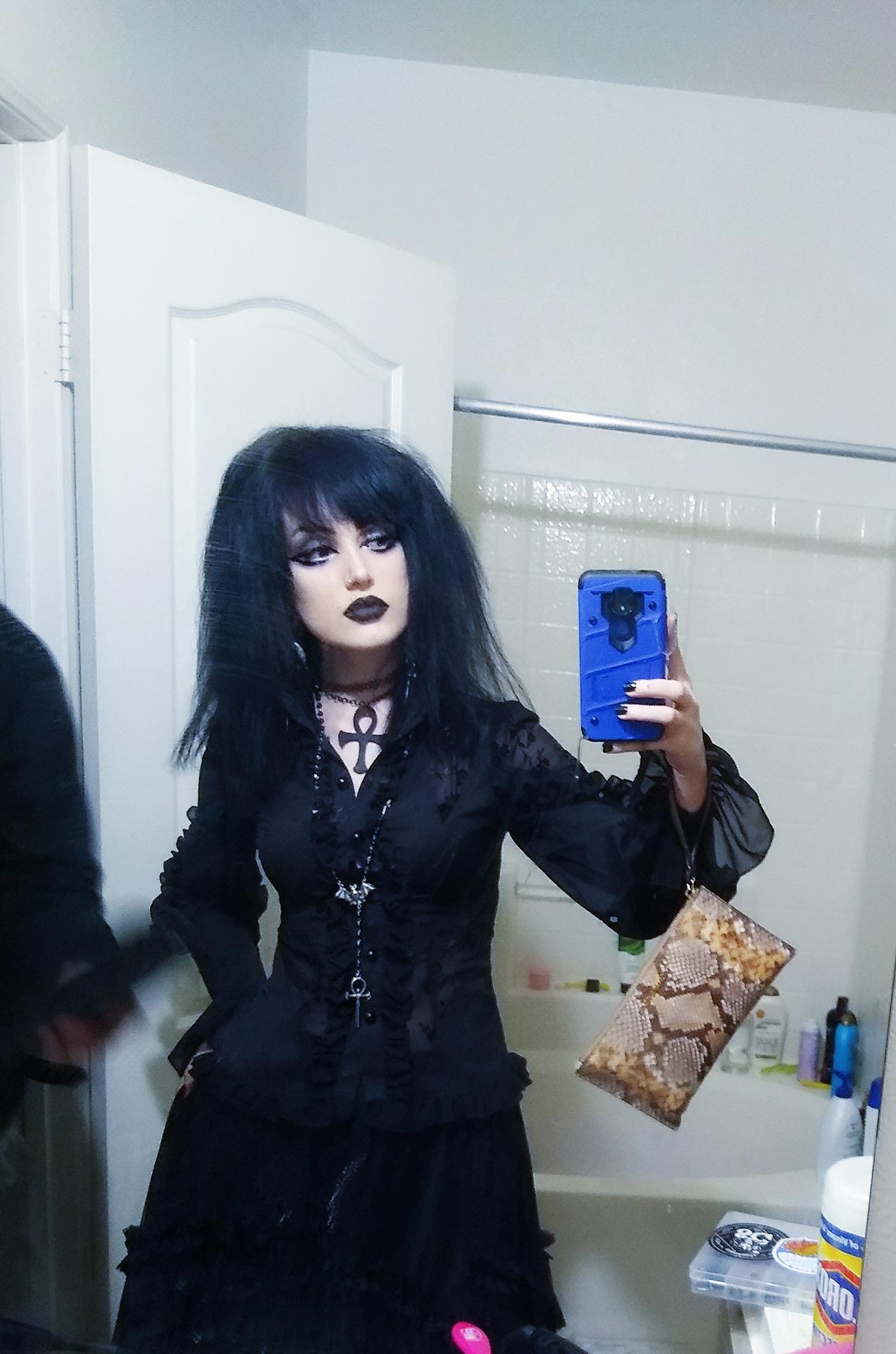 A shitty mirror pic for all the wonderful ppl here | Scrolller