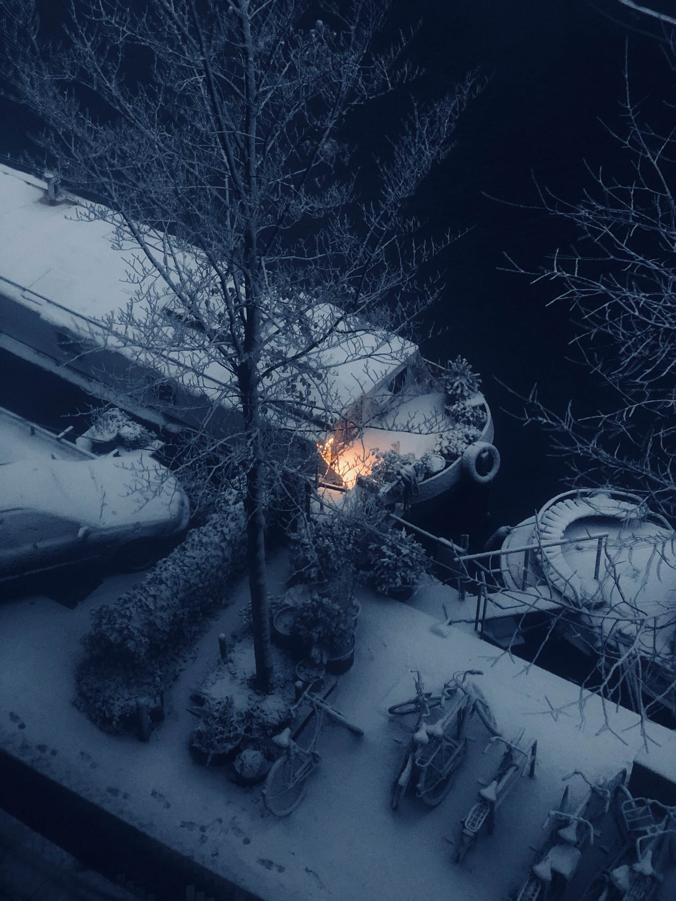A snowy house boat in Amsterdam [OC] [2304x3072] | Scrolller