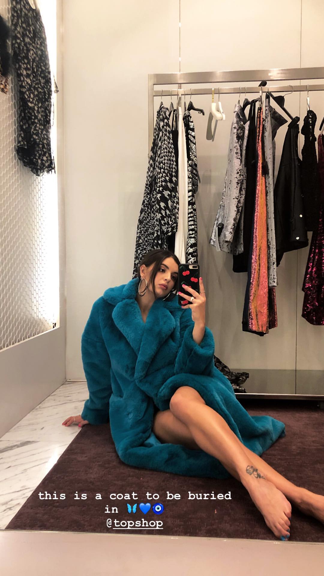 A very big coat! | Scrolller