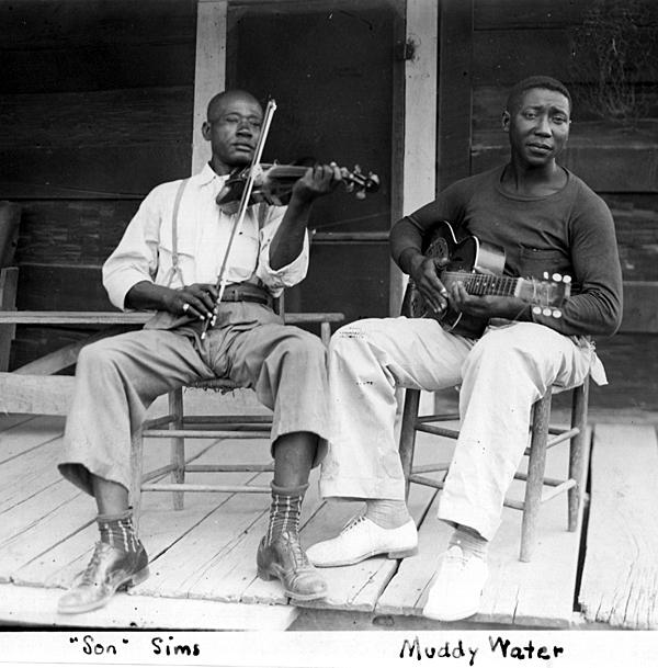 A Young Muddy Waters & Henry Sims (1941) | Scrolller