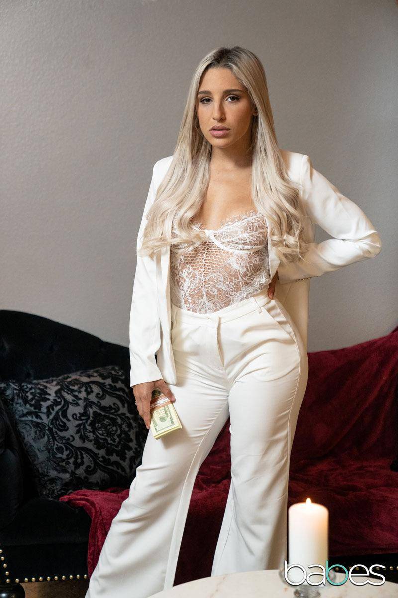 Abella Danger | Scrolller