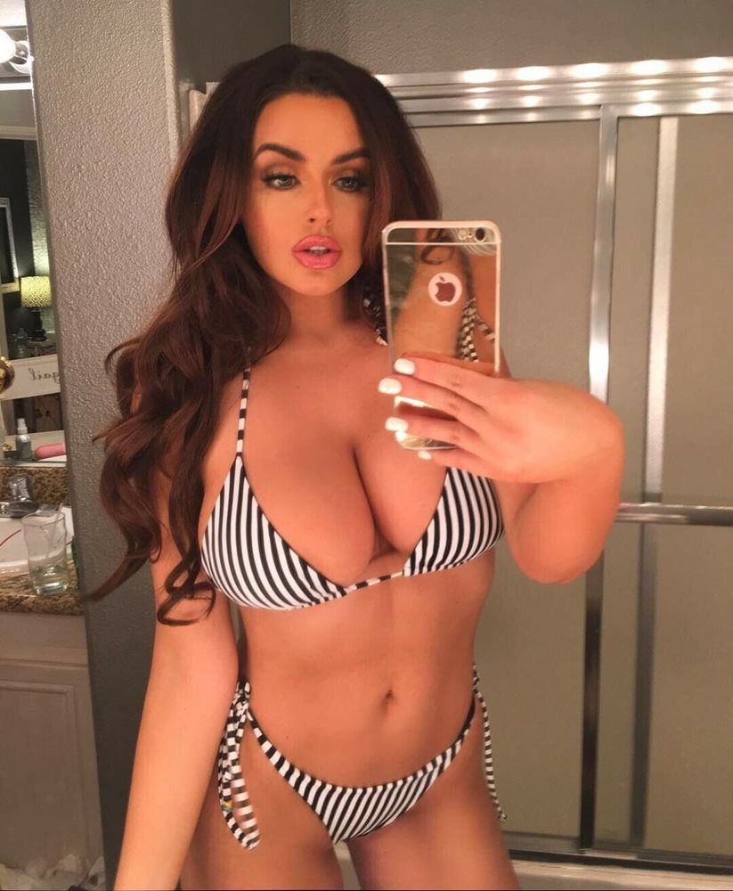 Abigail Ratchford | Scrolller