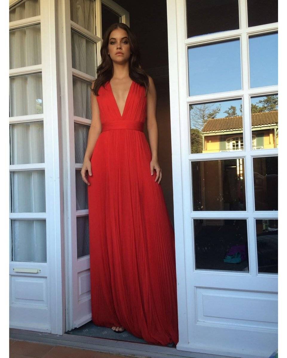 Absolute sensation in red. | Scrolller