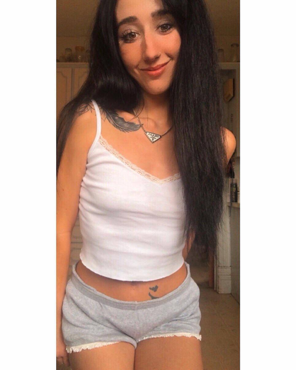 accidental delete a few weeks ago- but i really liked this pic of me :) (26F) | Scrolller