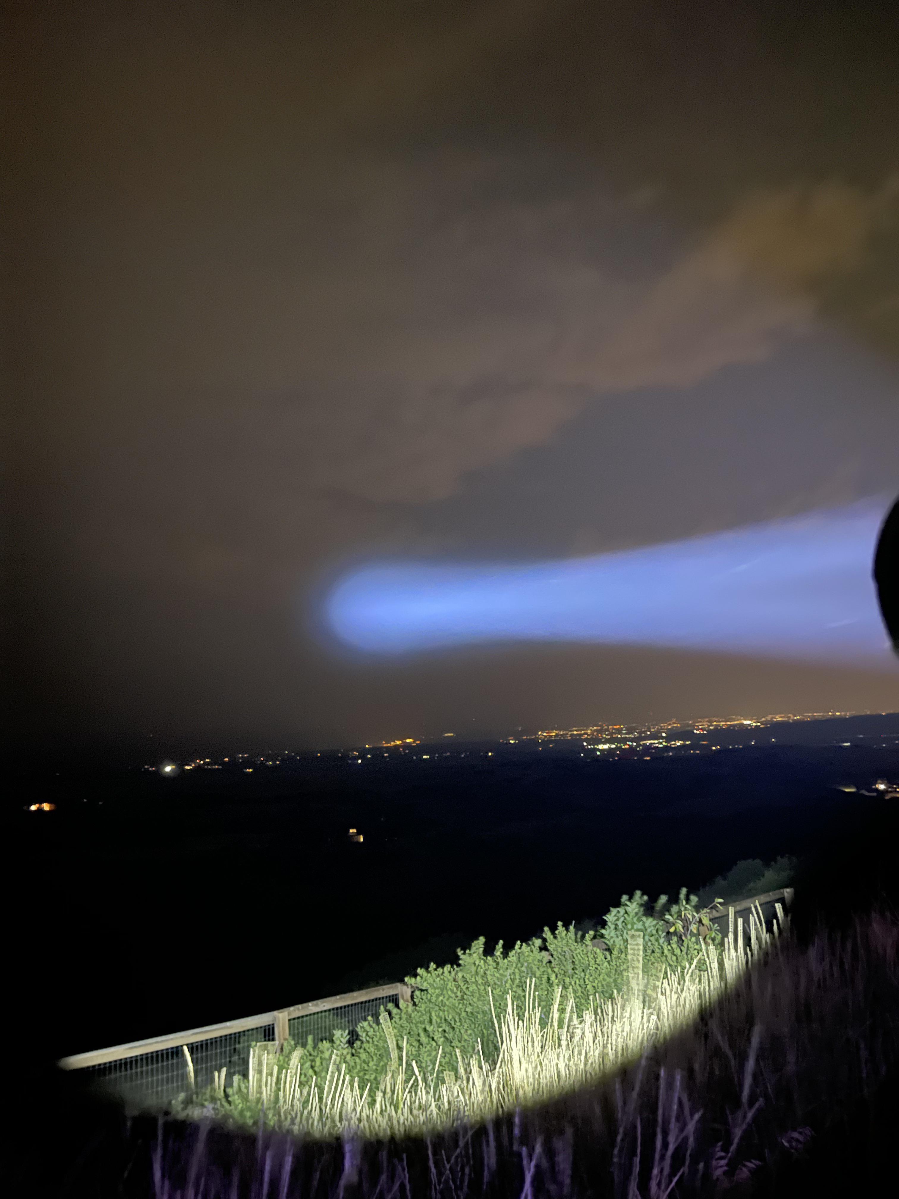 Acebeam T28 Beam Shot | Scrolller