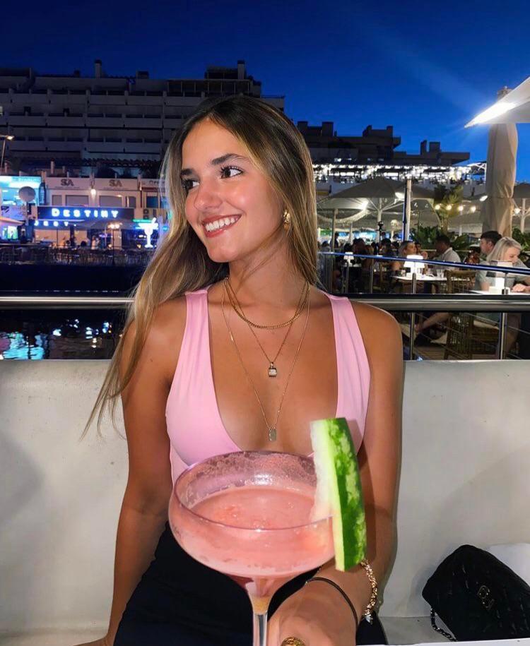 Across the table | Scrolller