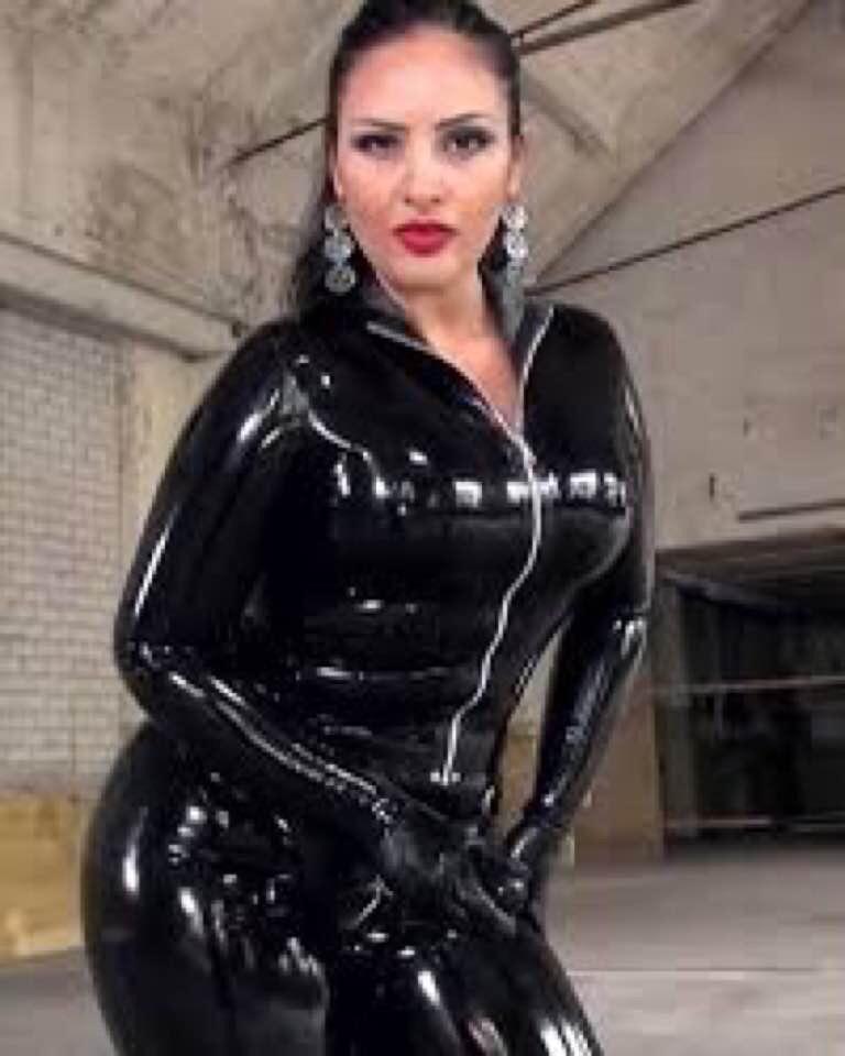 Add my mistress to explore all her kinks together Goddesslara22 | Scrolller