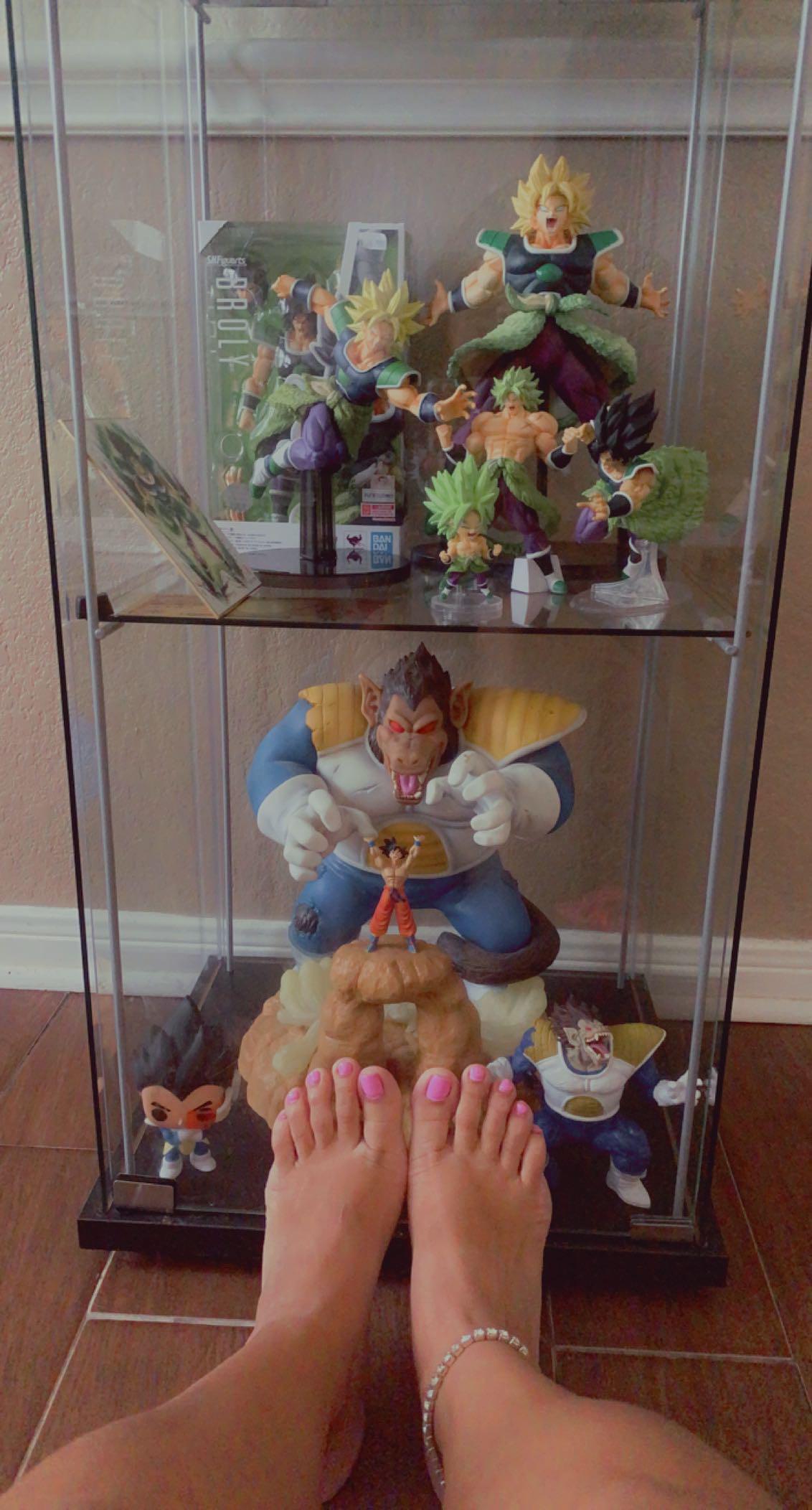 Admiring | Scrolller