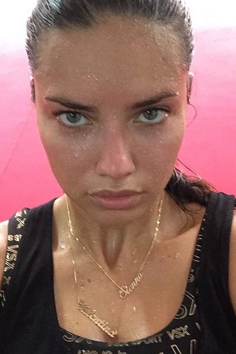 Adriana Lima No Makeup Full of Sweat | Scrolller