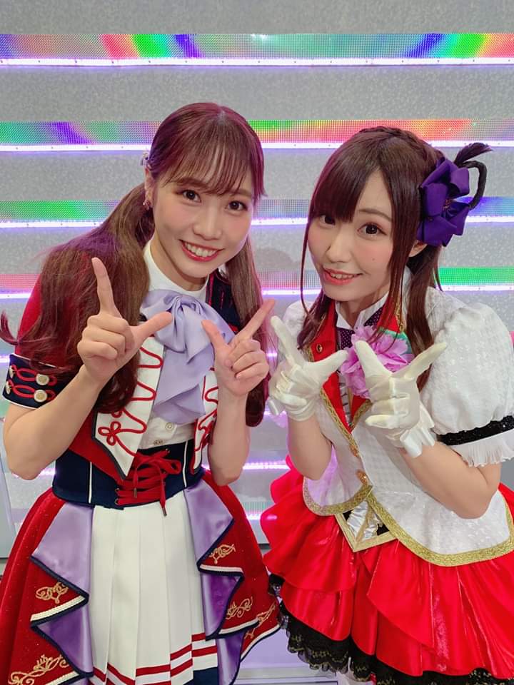 Aina & Aina | Scrolller