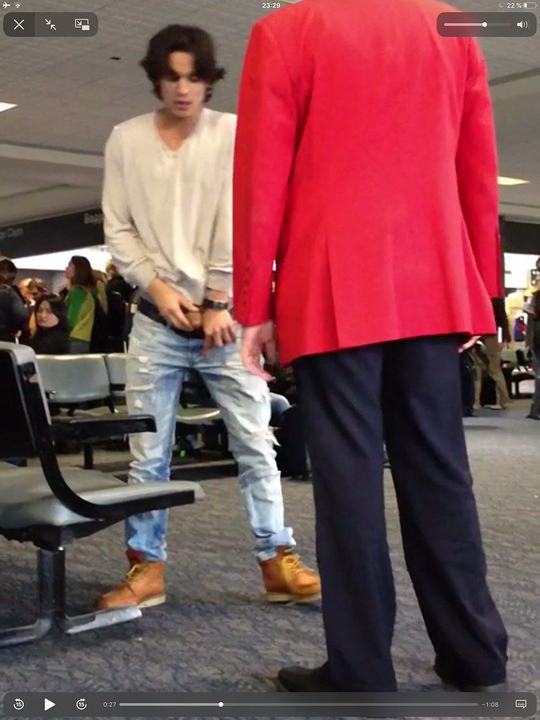 Airport Piss Scrolller