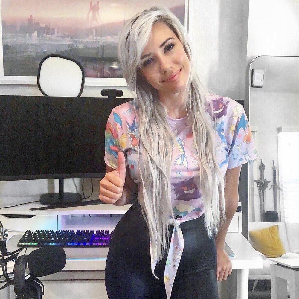 Alanah Pearce is ready to get gangbanged | Scrolller