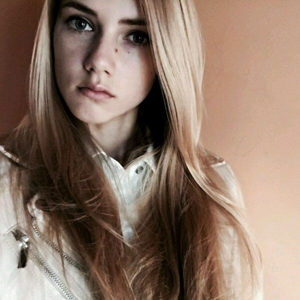 Alena Ushkova | Scrolller