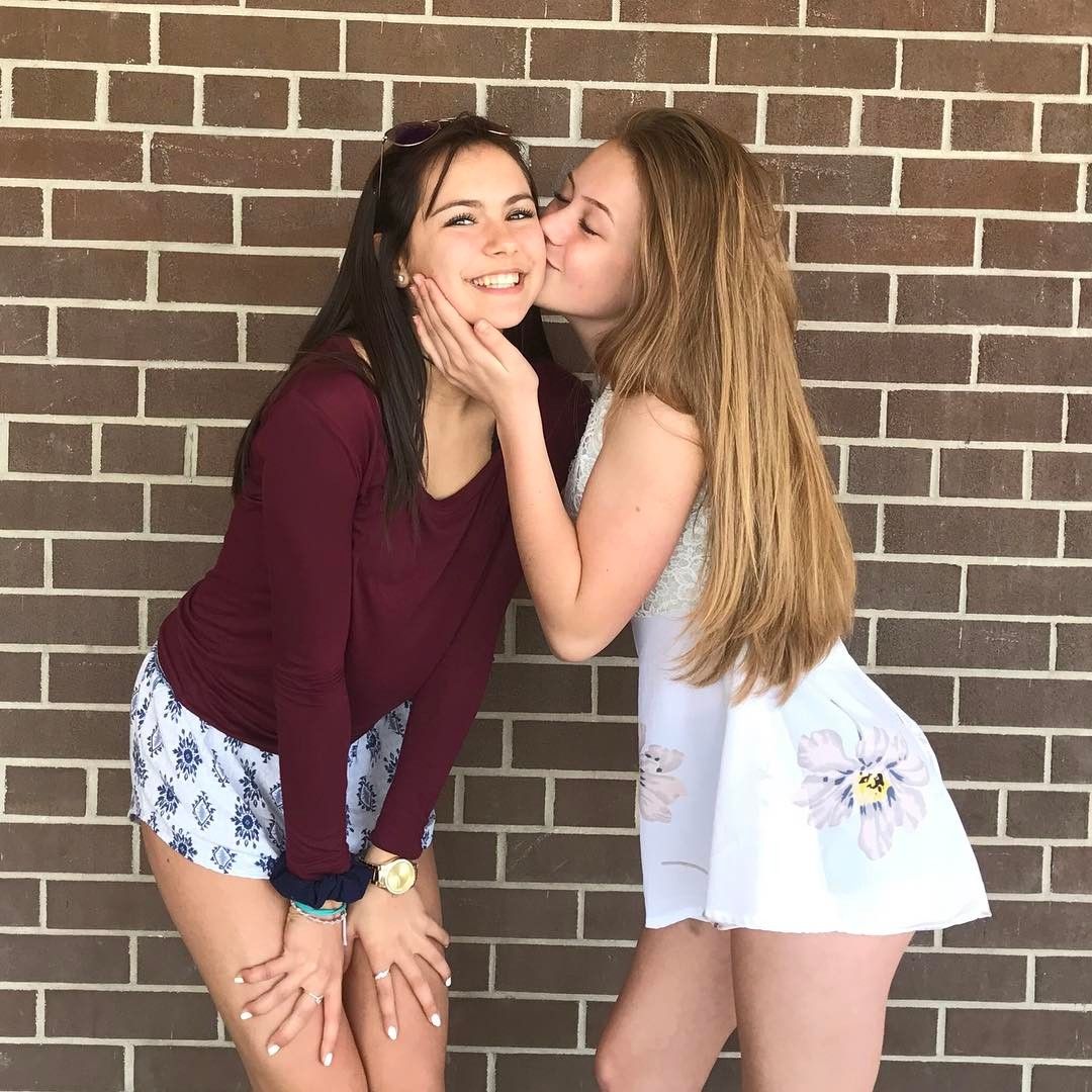 Alex Hook & Leah Buell | Scrolller