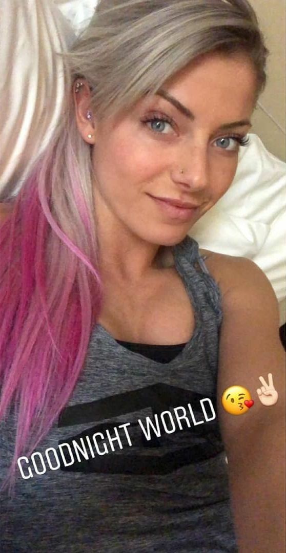 Alexa bliss | Scrolller