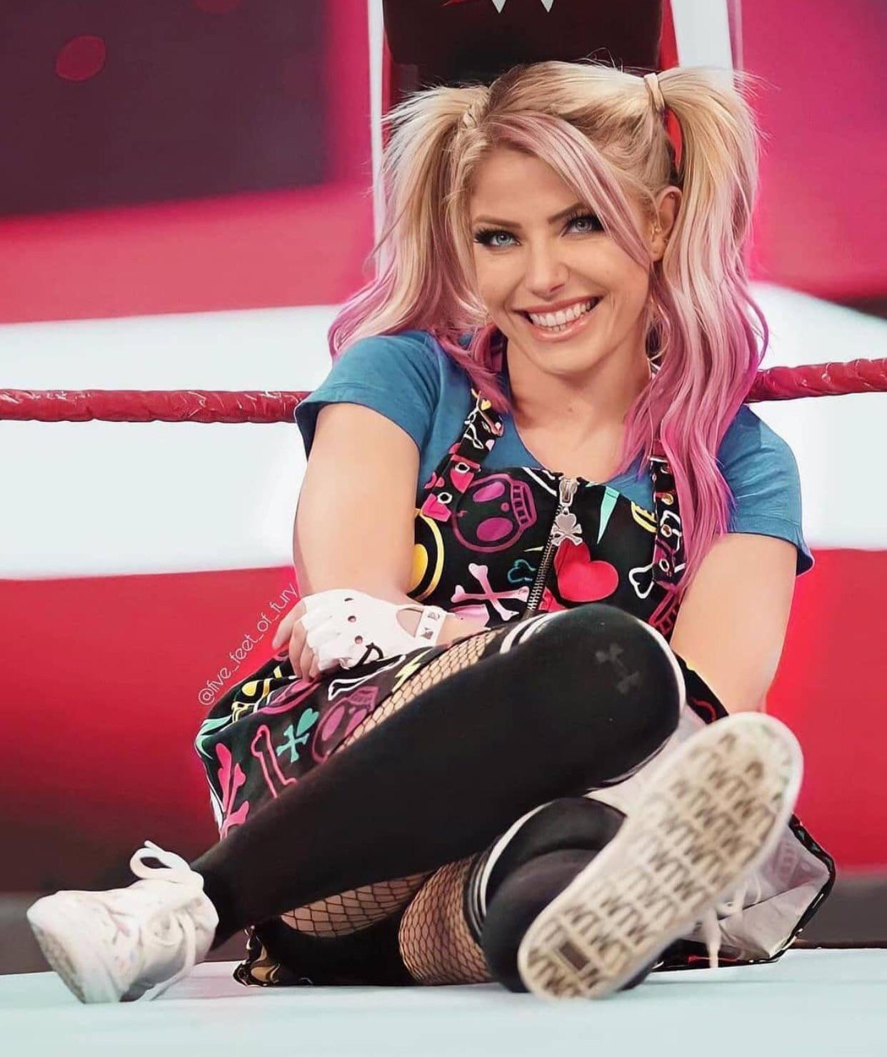 Alexa Bliss🤤 | Scrolller