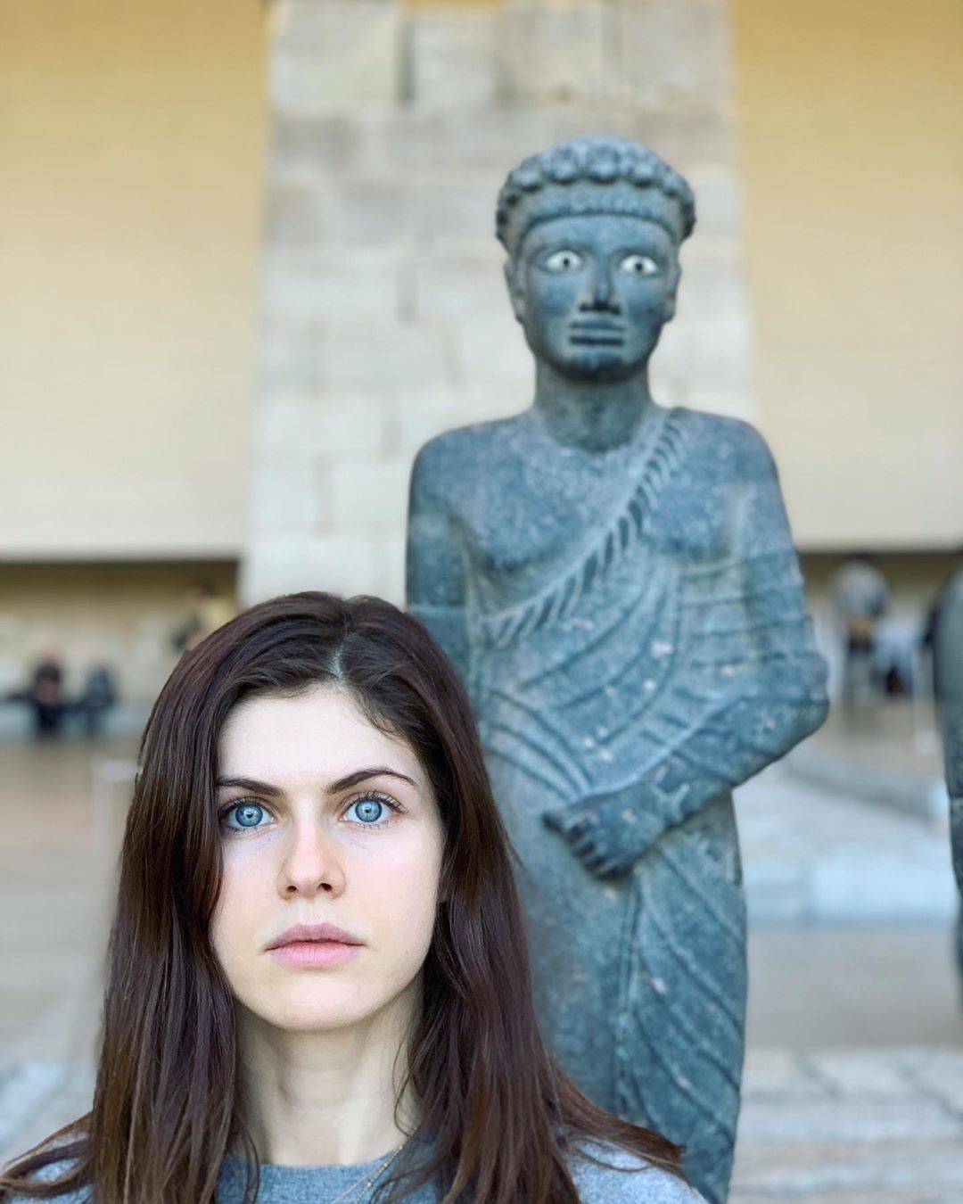 Alexandra Daddario Scrolller
