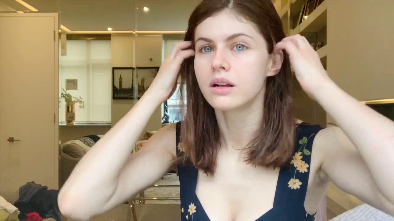 Alexandra Daddario | Scrolller