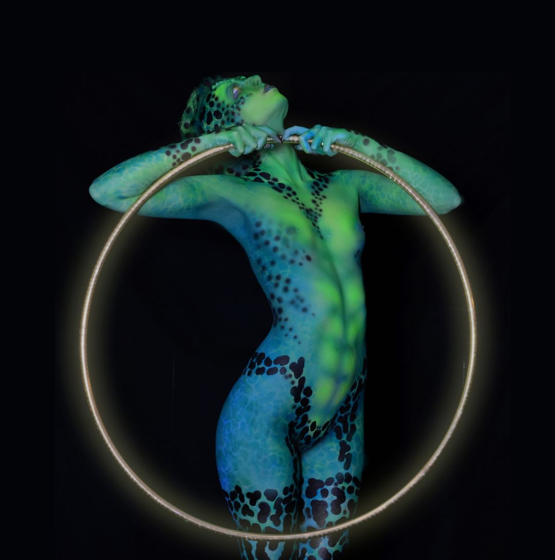 Alient Hoop Dancer | Scrolller