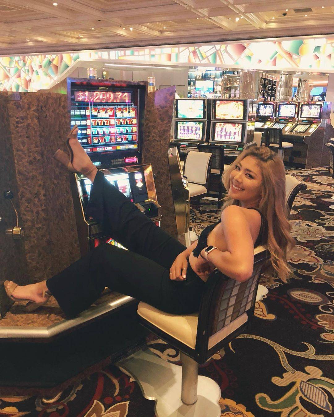 Alison Lee | Scrolller