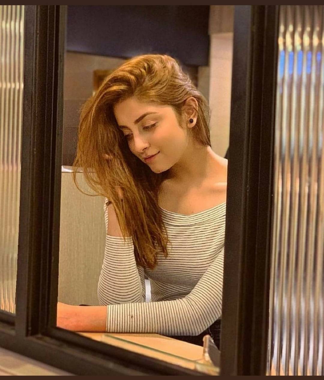 Alizeh Shah | Scrolller