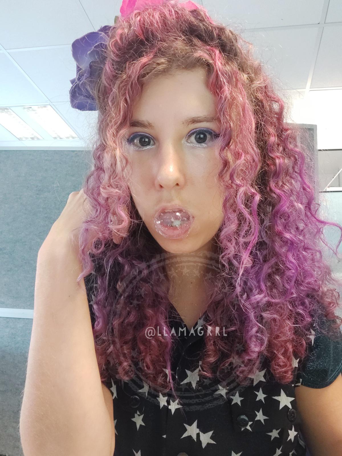 All alone at work... come and entertain me! OF Link in comments and in my bio! ^-^ | Scrolller