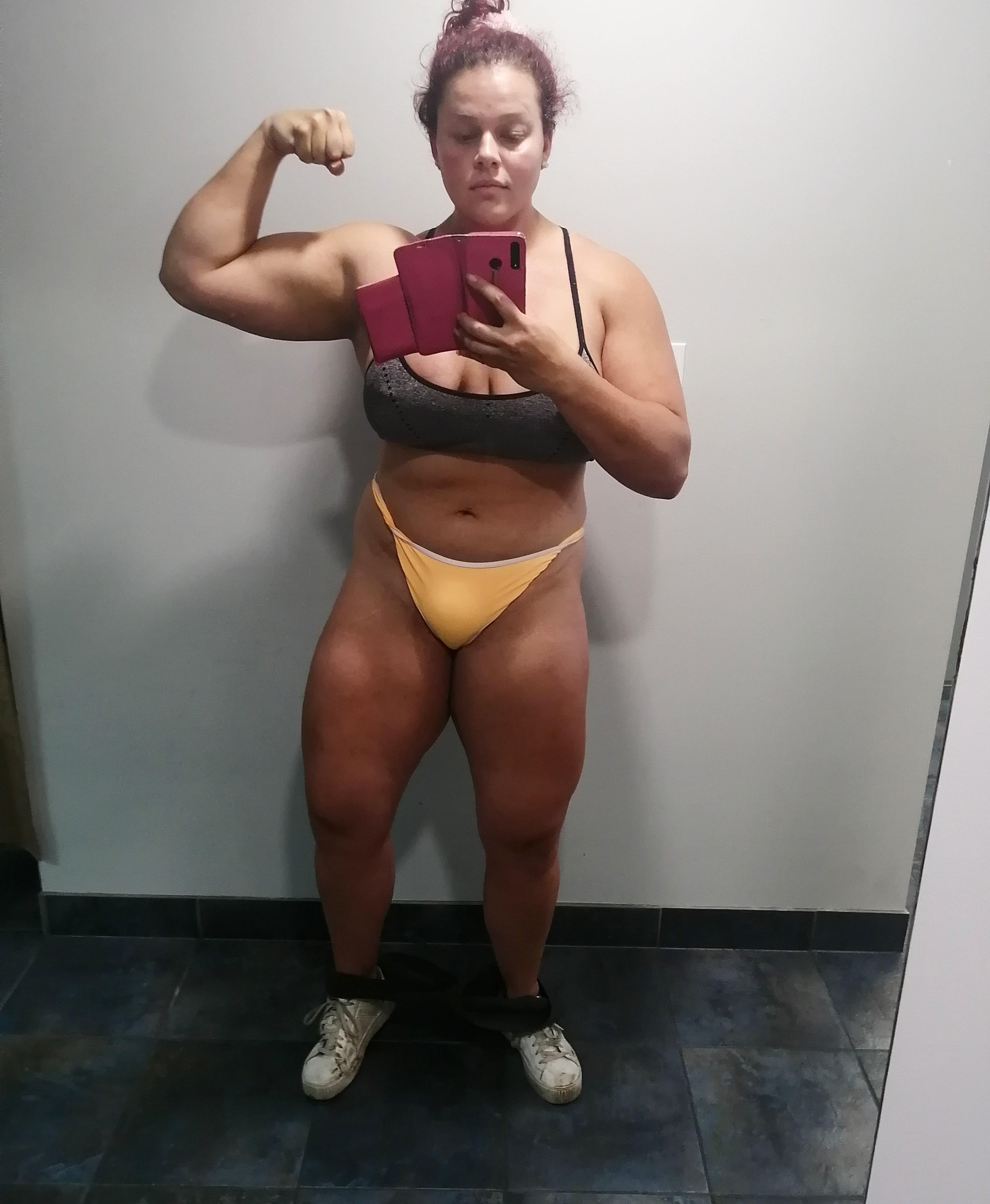 All oiled up | Scrolller