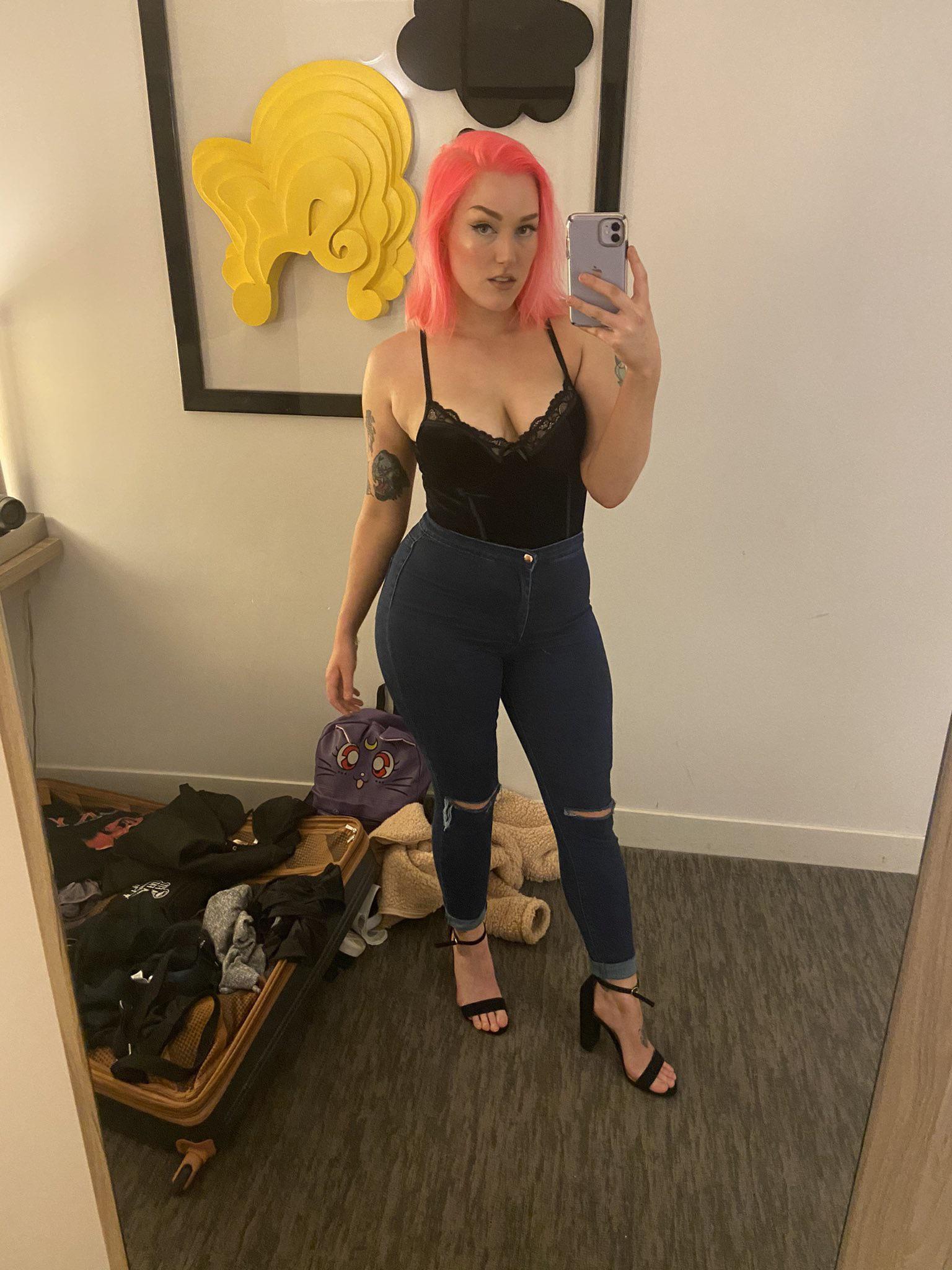 Allie Kat | Scrolller