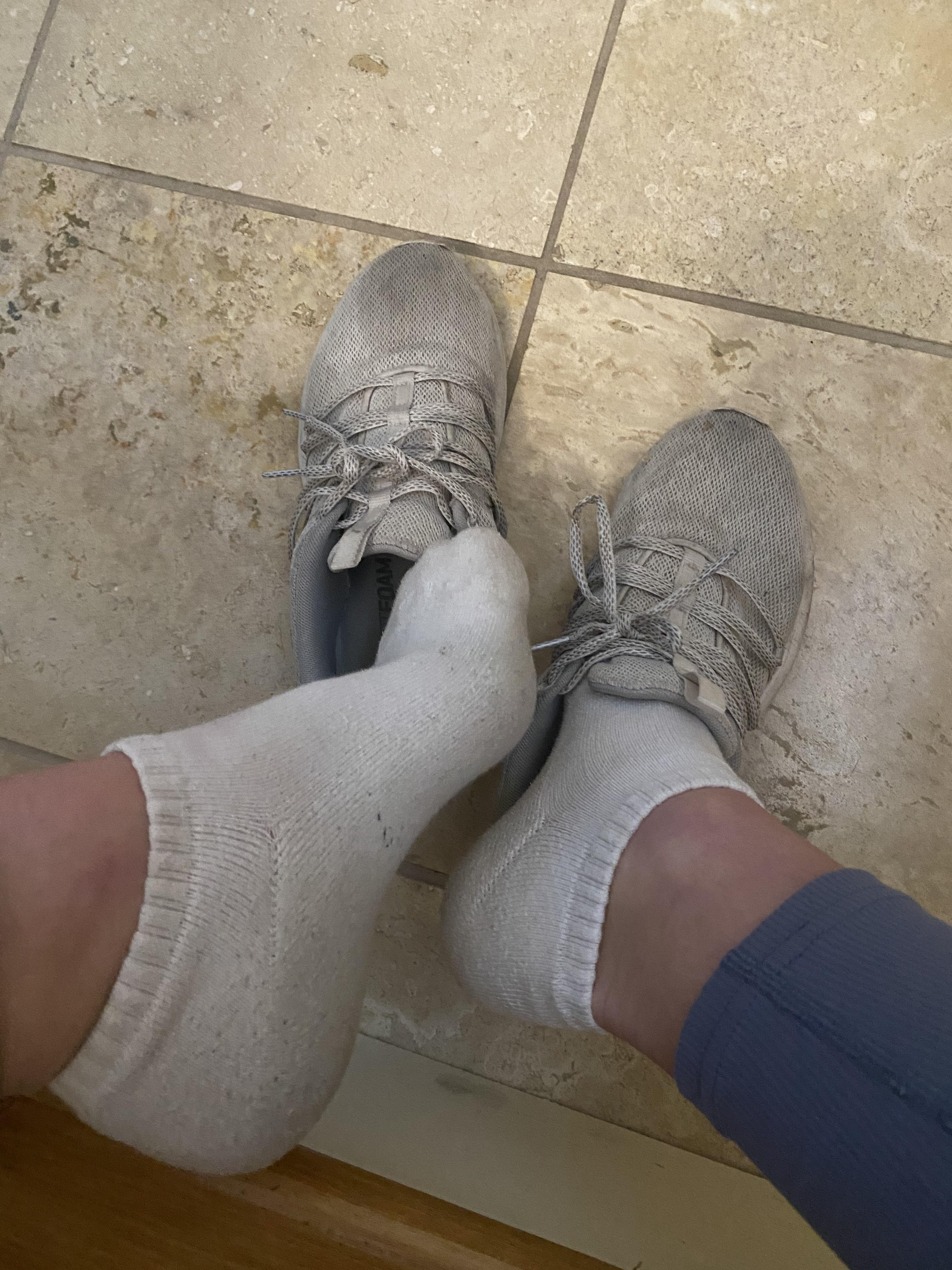Simple white workout socks 🥰 | Scrolller